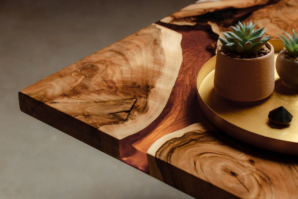 The Difference Between Wood Veneer and Solid Wood Furniture